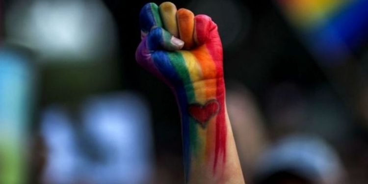 #Brasil: Mortes violentas de LGBT no país aumentaram 8% em 2021, diz ...